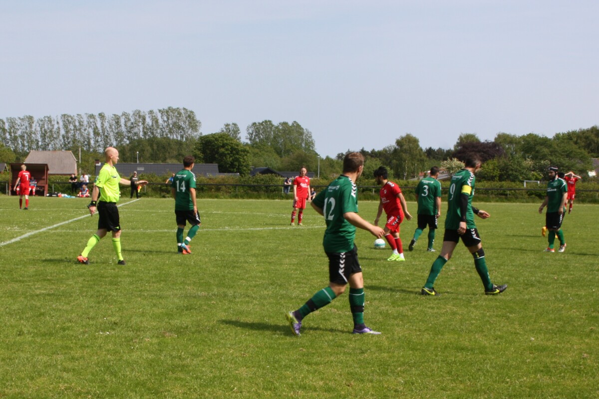 Intensiv fodboldkamp - Aadum.com