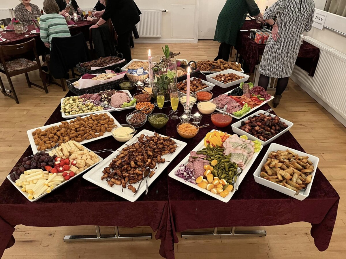 Festlig fredag aften i Ådum - Aadum.com